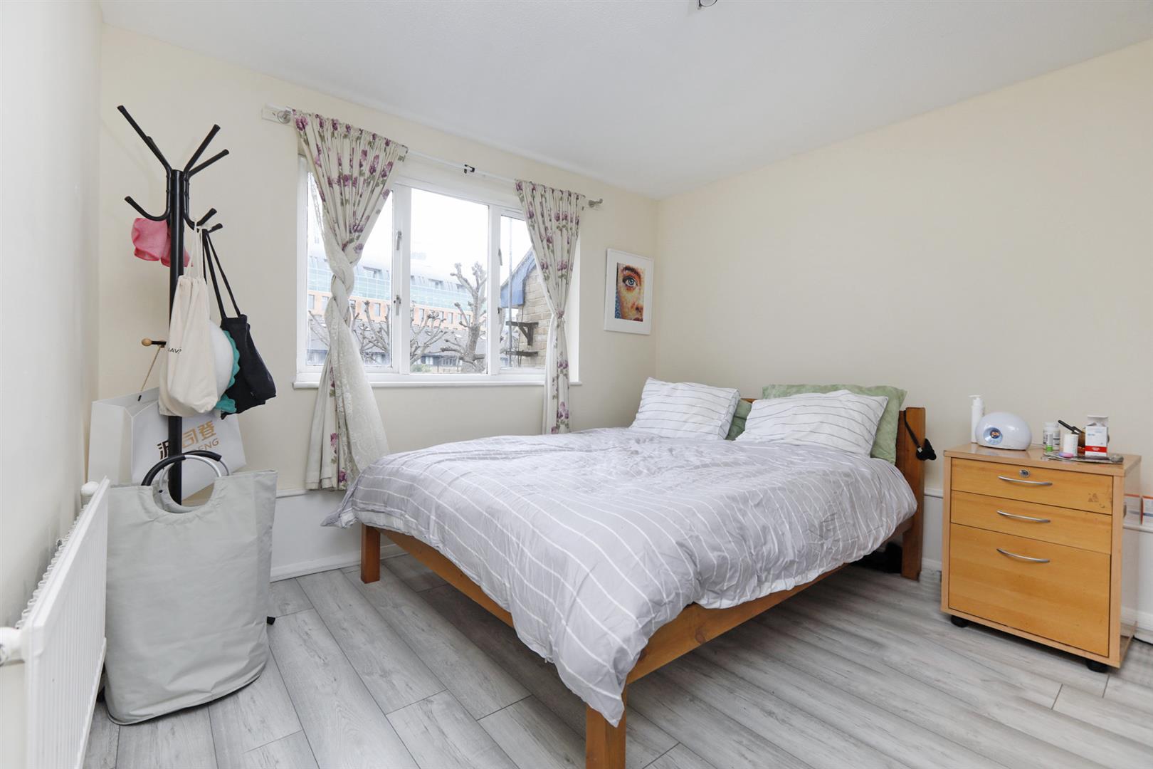 Park Street, London – Leonard Leese